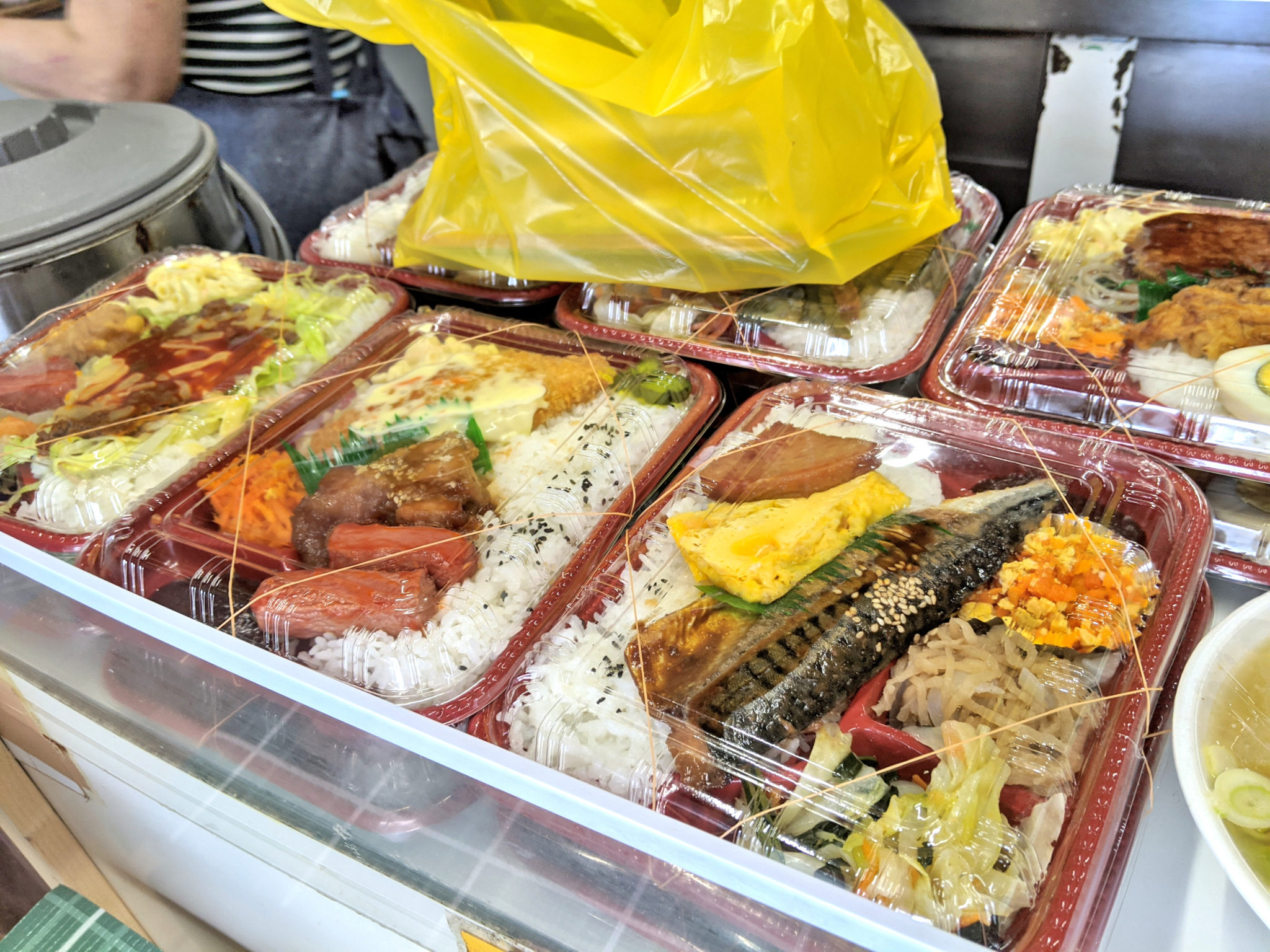 リーズナブルでおいしい弁当屋【わかさ弁当本店】 まったりおきなわ